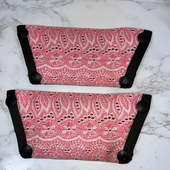 Onesole | Accessories | Onesole Pink Faux Embroiderylace Graphic Snap ...